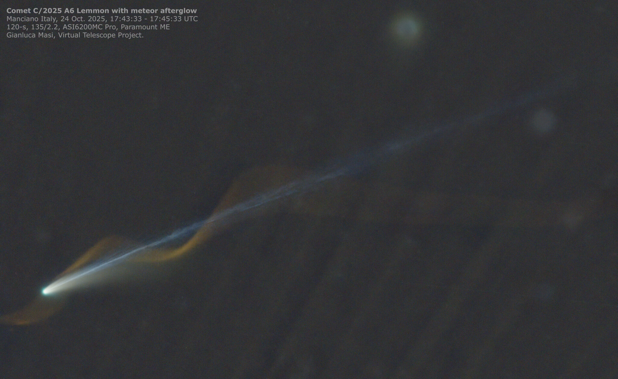 Comet C/2025 A6 Lemmon and a meteor red afterglow: an epic image - 24 ...